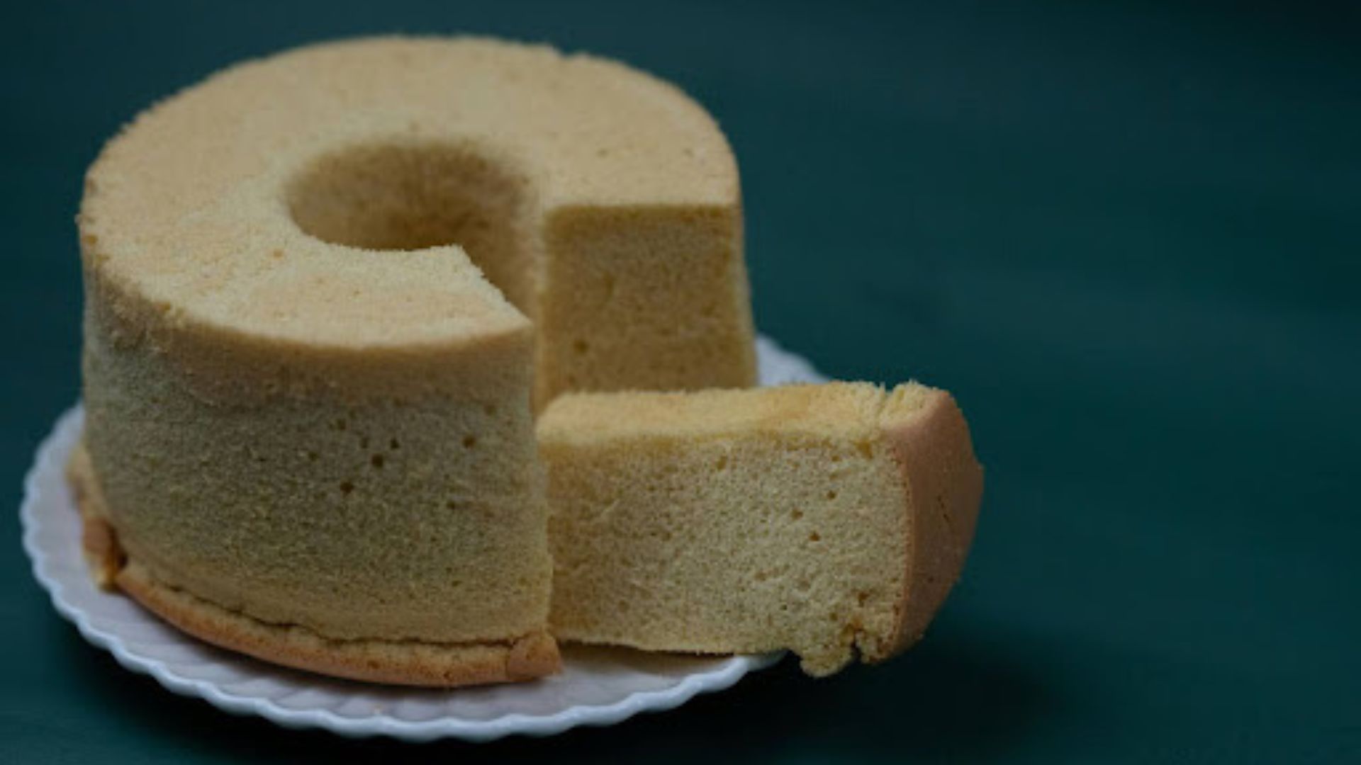 The Best Eggless Cakes: Moist, Fluffy, and Delicious ...